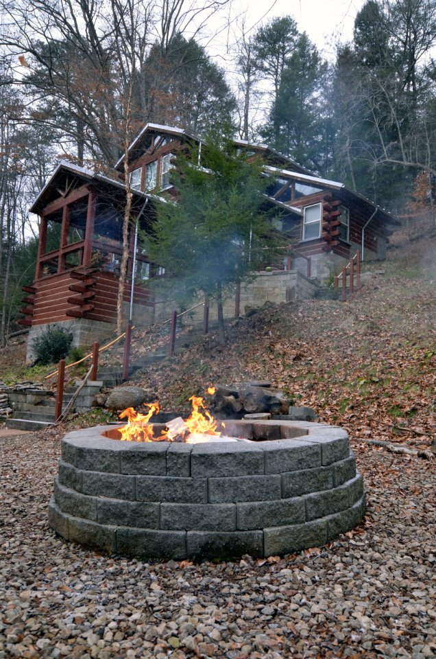 Big Pine Tree House by Big Pine Tree House