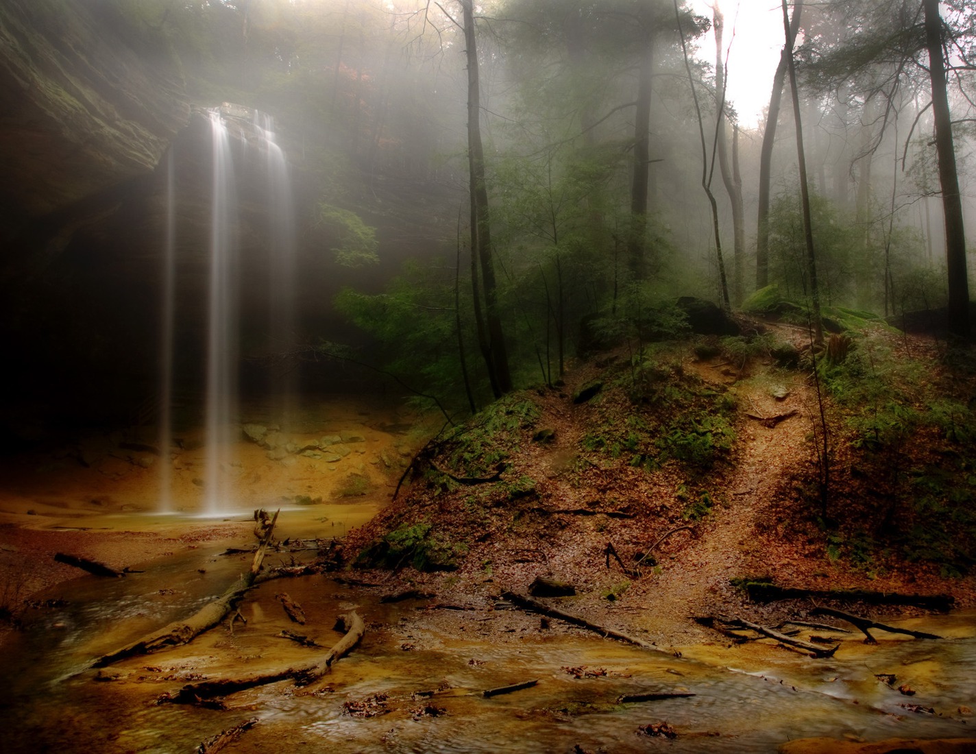 Ash Cave at Hocking Hills State Park | hockinghills.com